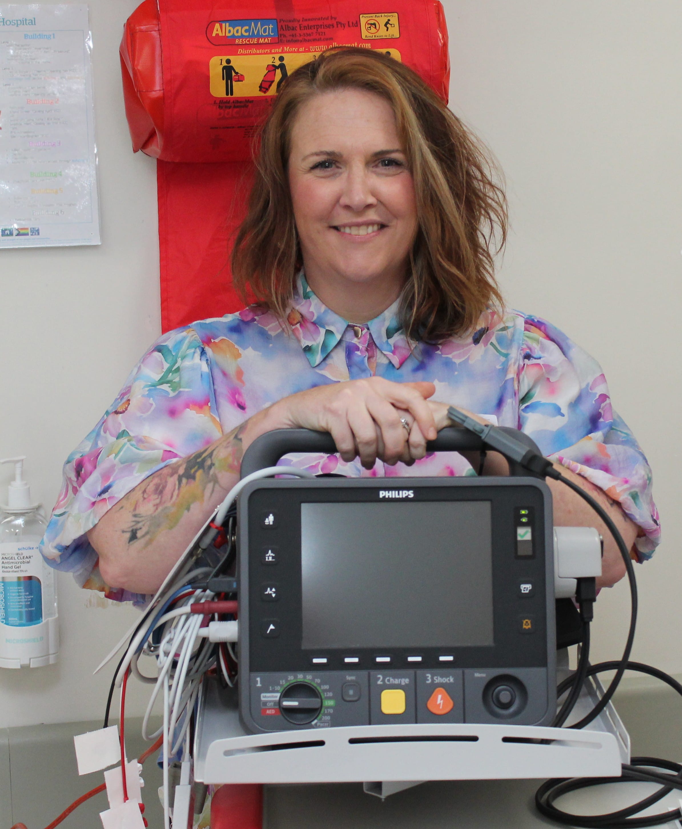 Golfers tee off for defibrillator